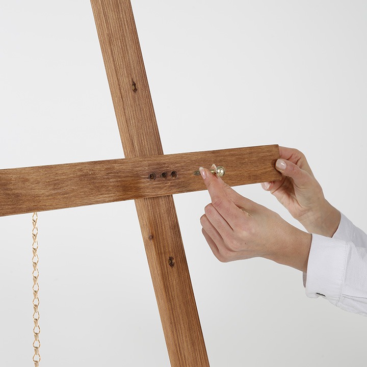 Basic Easel - MT Displays