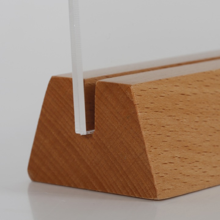 Pyramid Card Holder - MT Displays