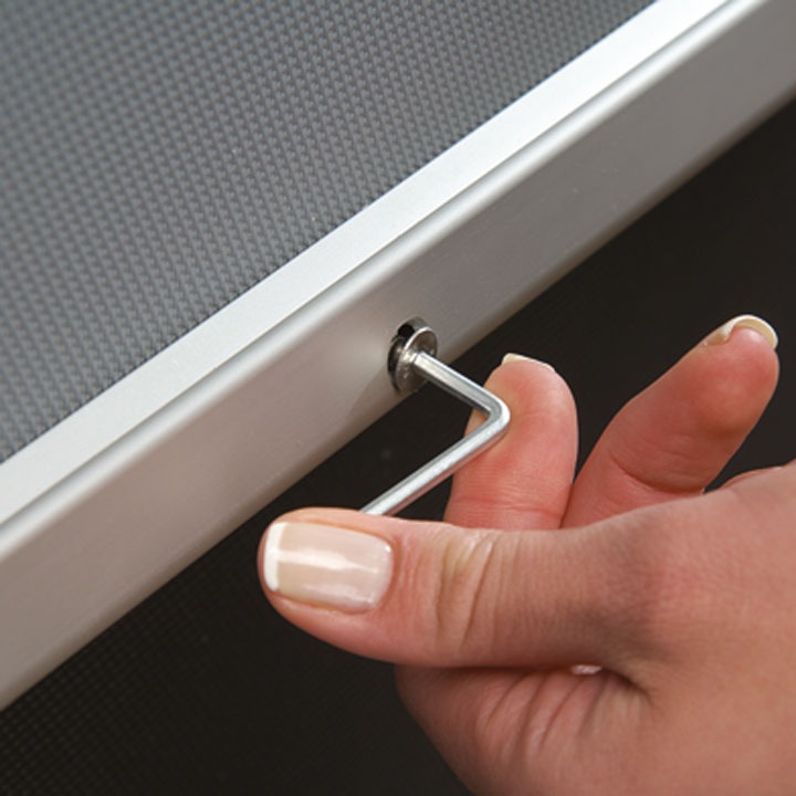 Lockable Snap Frame - MT Displays