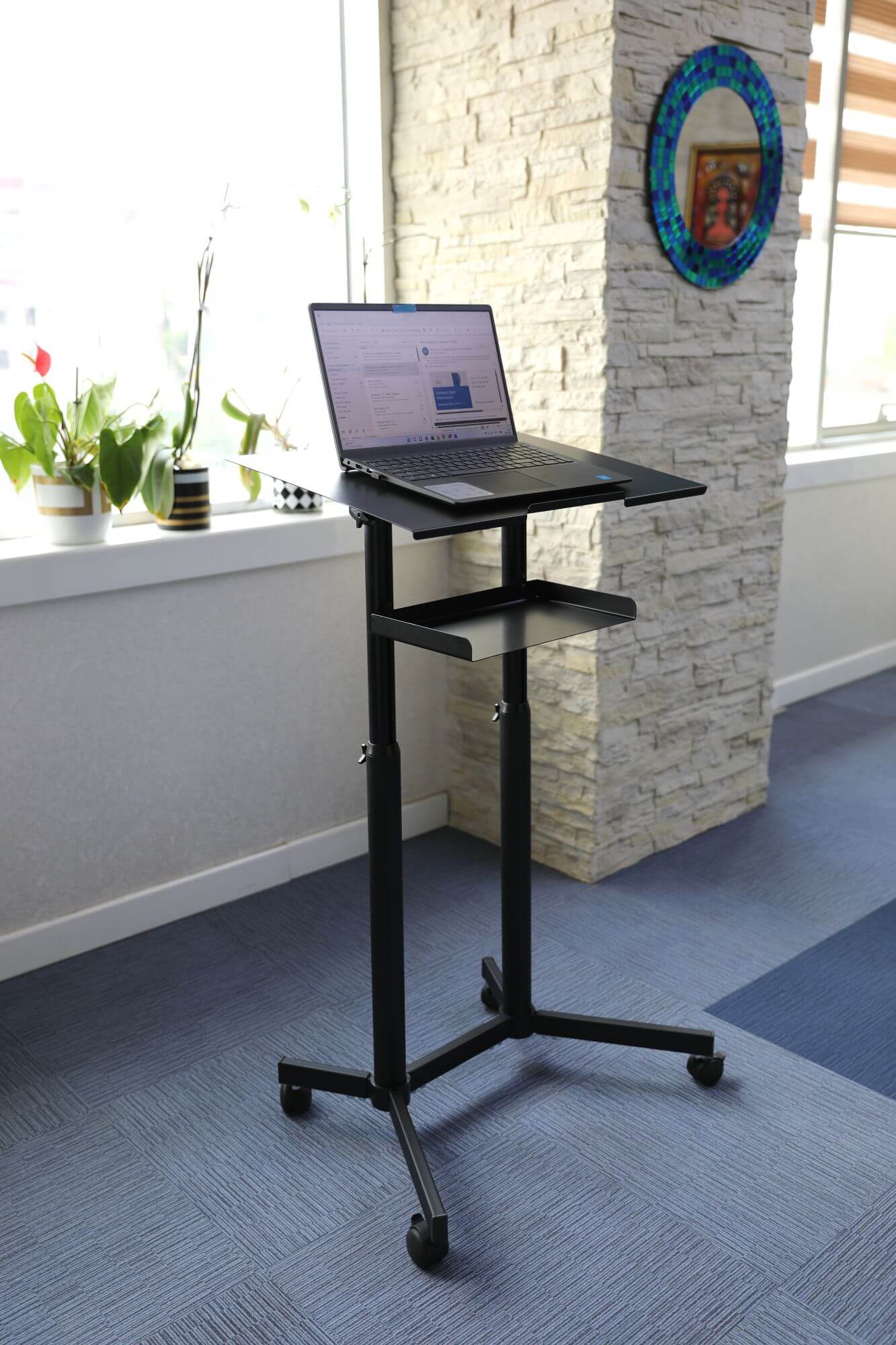 MOBILE WORKSTATION - MT Displays